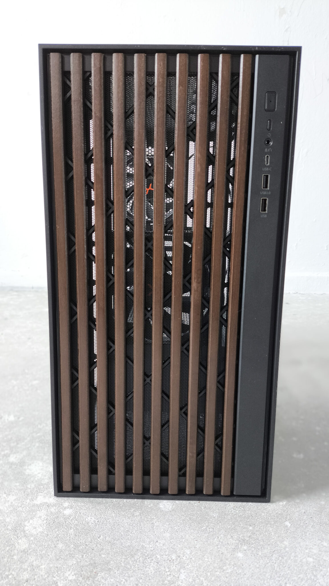 Krux Palum - test najnowszej obudowy w ofercie Kruxa | WhatNext.pl